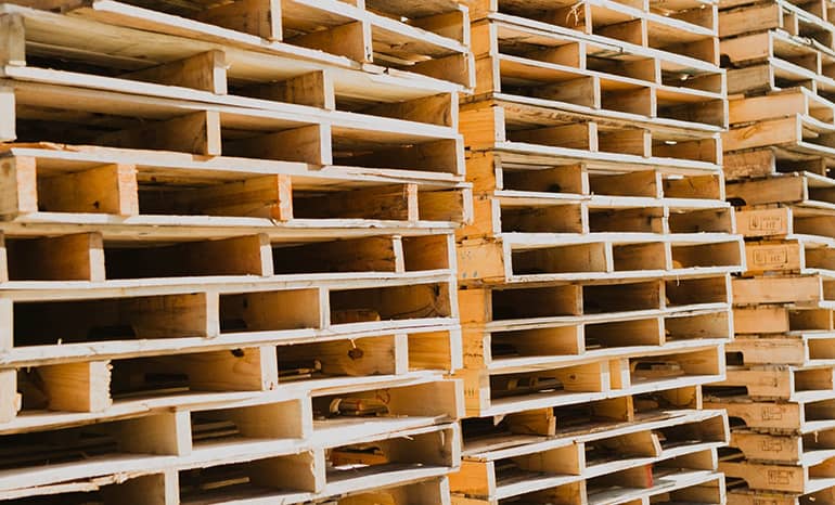 4 Reasons Why Wood Pallets Are So Popular | Rose Pallet
