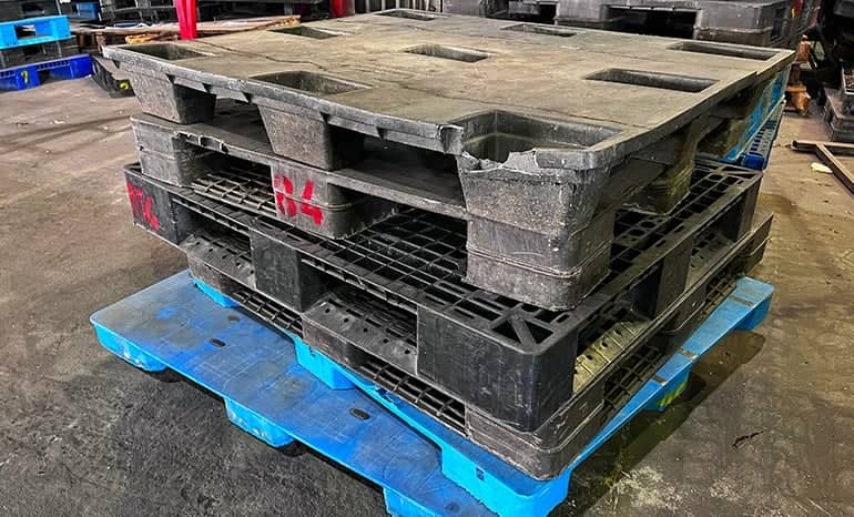 Pros & Cons: Plastic vs. Wood Pallets in Industrial Use